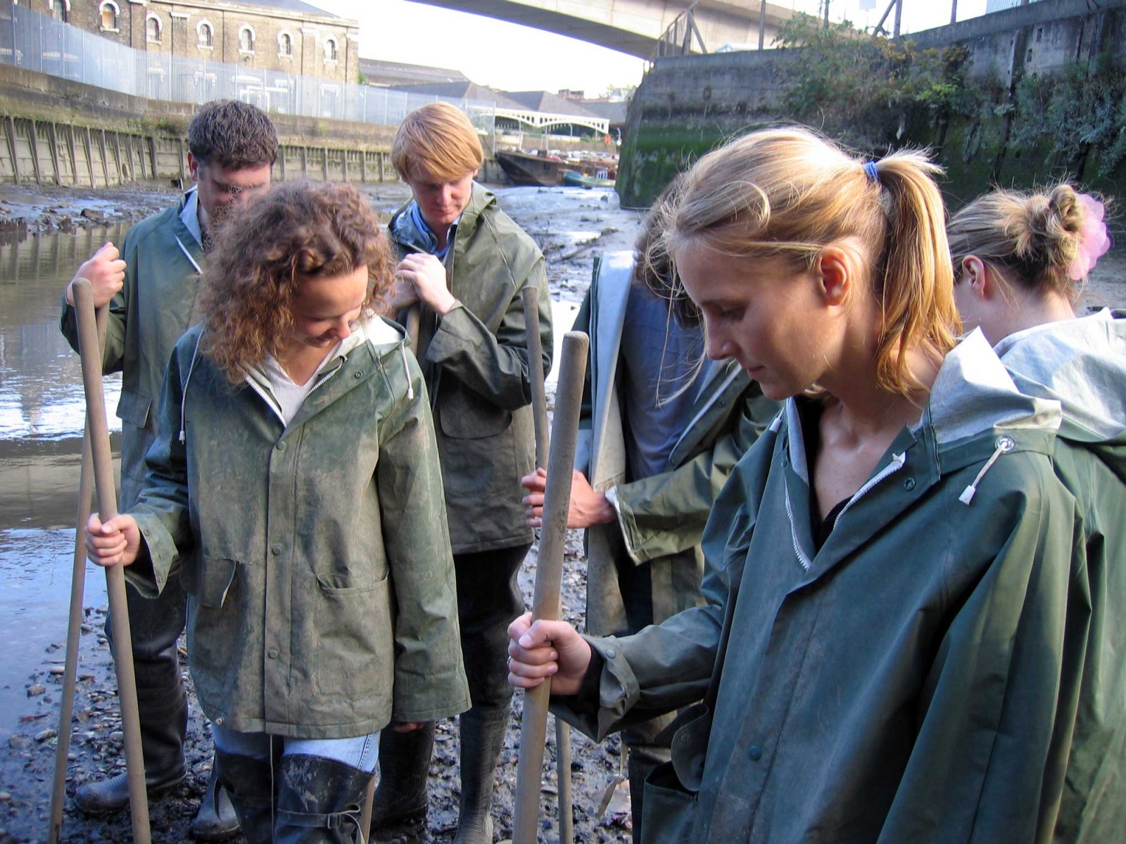 Mudlarking in Deptford Creek - Cog Design